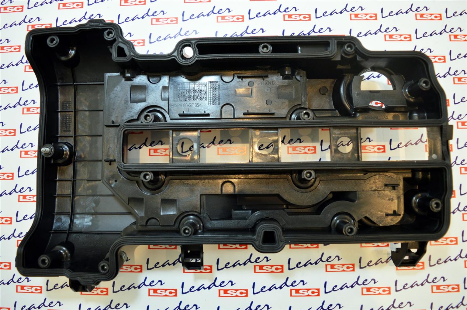 LSC 55573746 : GENUINE Cylinder Head / Cam Cover & Gasket - NEW ...