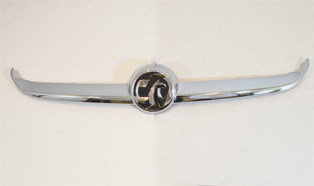 LSC 13360313 : GENUINE Chrome Upper Radiator Grille & Badge - NEW ...