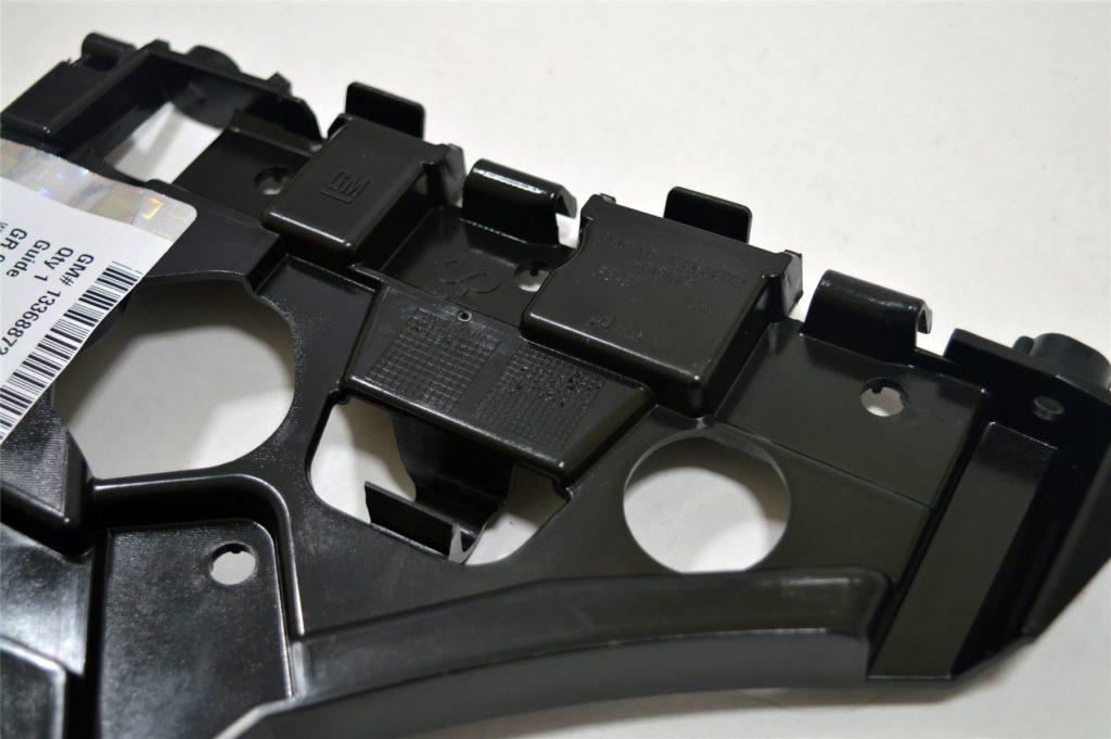 LSC 13368872 + 13368873 : GENUINE Pair of Front Bumper to Wing Brackets ...